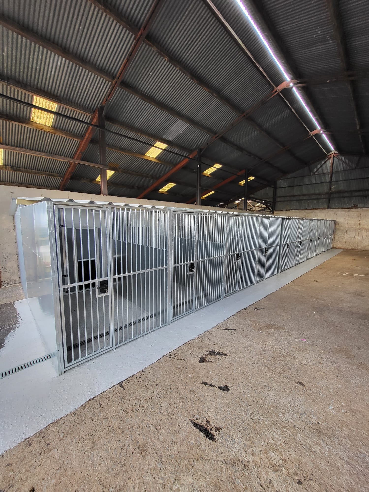 The iDesign Kennel Kabin | iDesign Kennels | iDesign Fabrications LTD