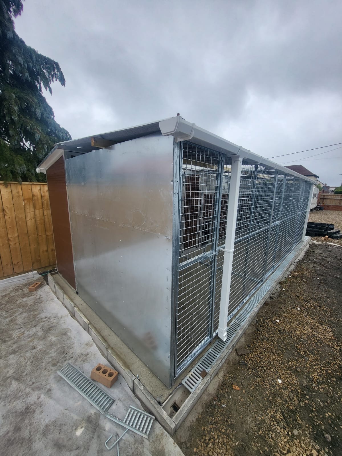 The iDesign Kennel Kabin | iDesign Kennels | iDesign Fabrications LTD