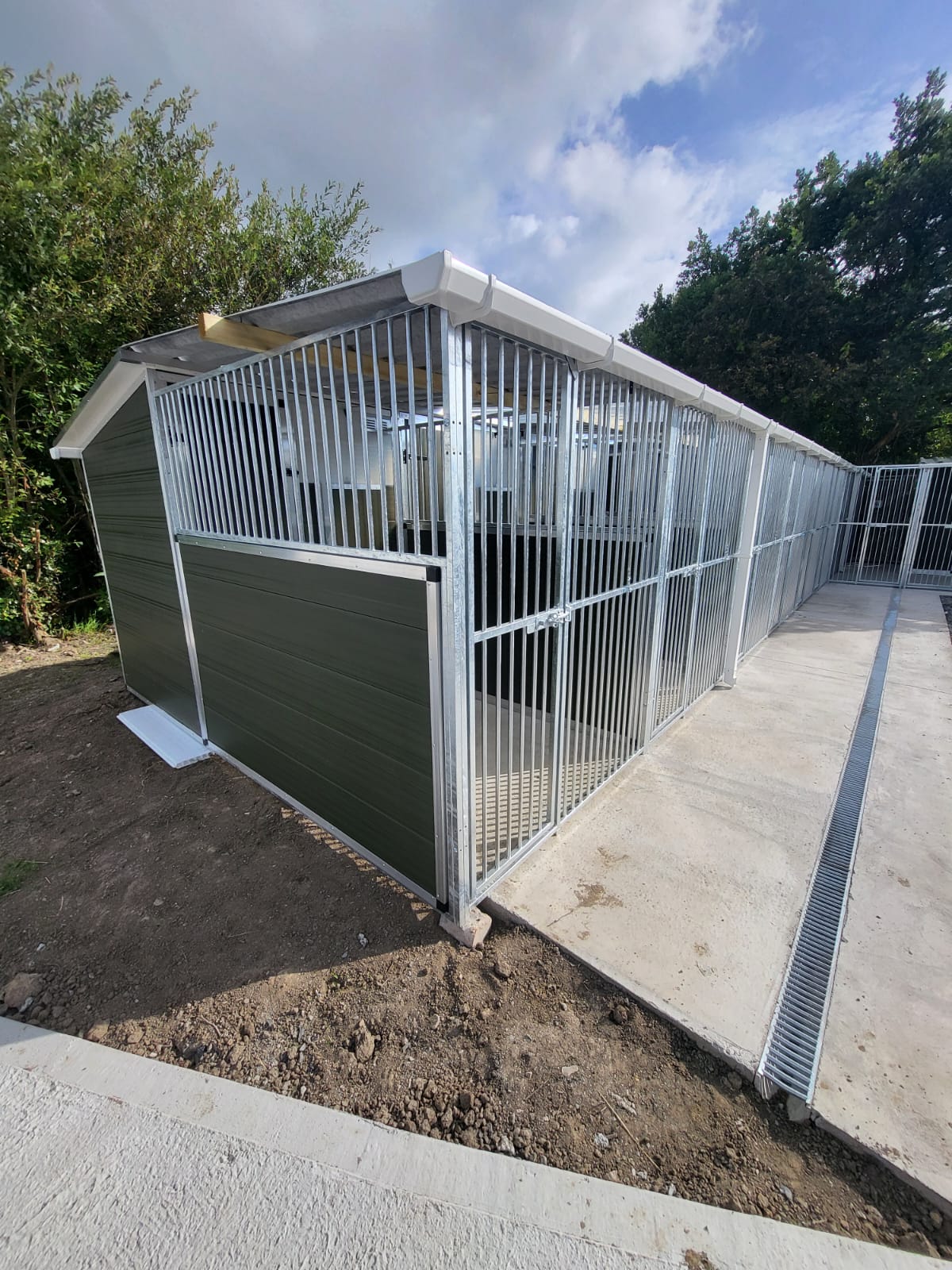 The iDesign Kennel Kabin | iDesign Kennels | iDesign Fabrications LTD