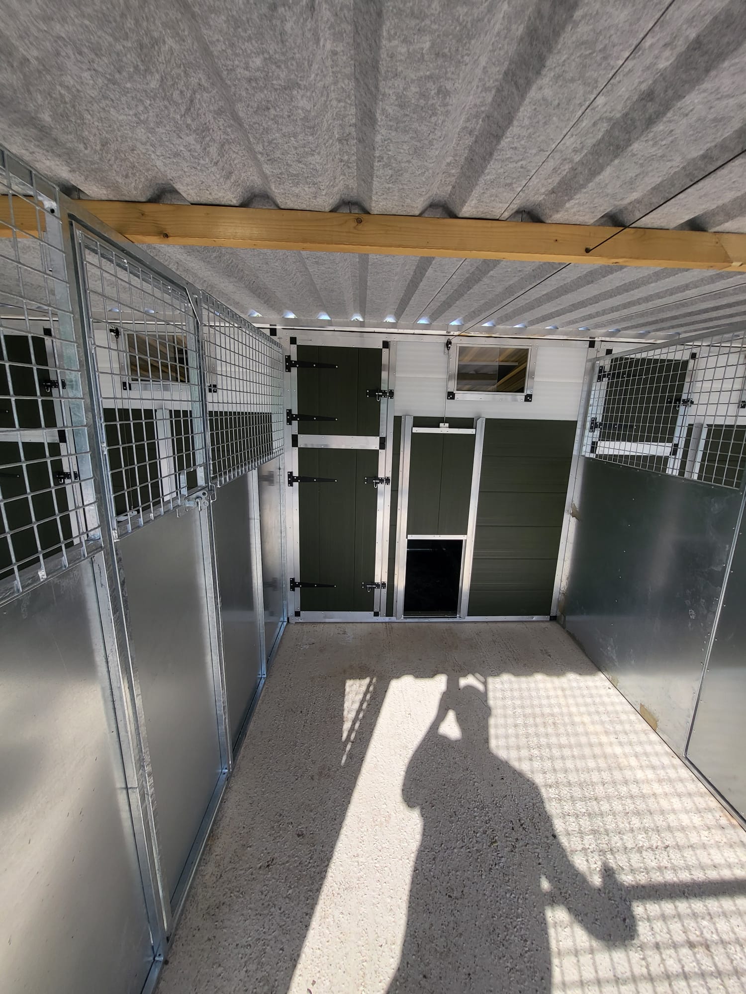 The iDesign Kennel Kabin | iDesign Kennels | iDesign Fabrications LTD